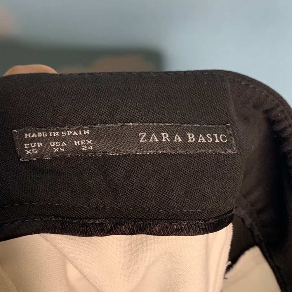 Zara Basic- Black & White Pencil Skirt Size Xsmall - Gem